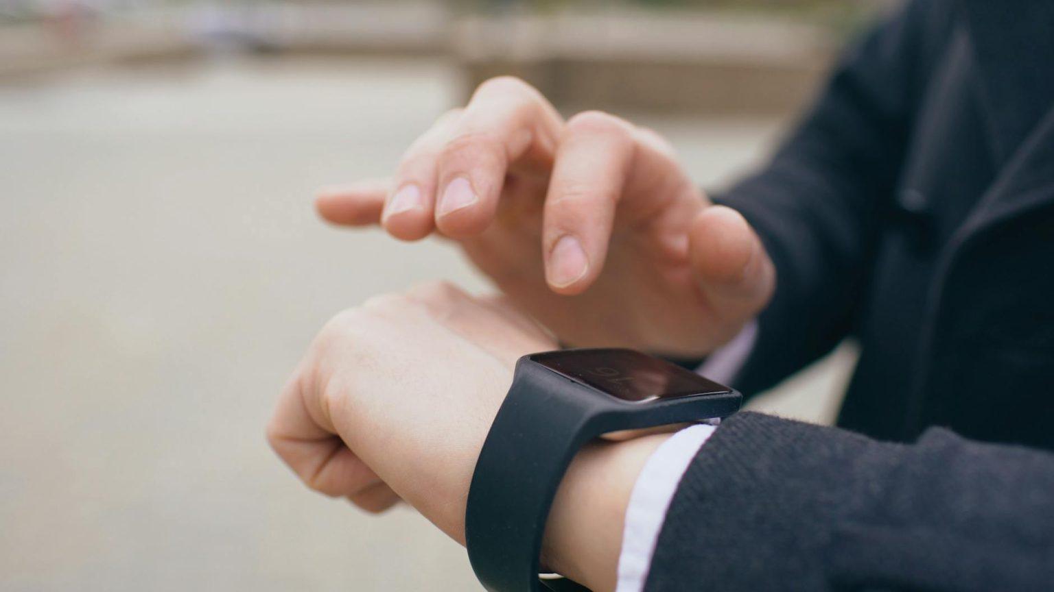 Outdoor Smartwatch Test: Top GPS-Uhren für jedes Abenteuer